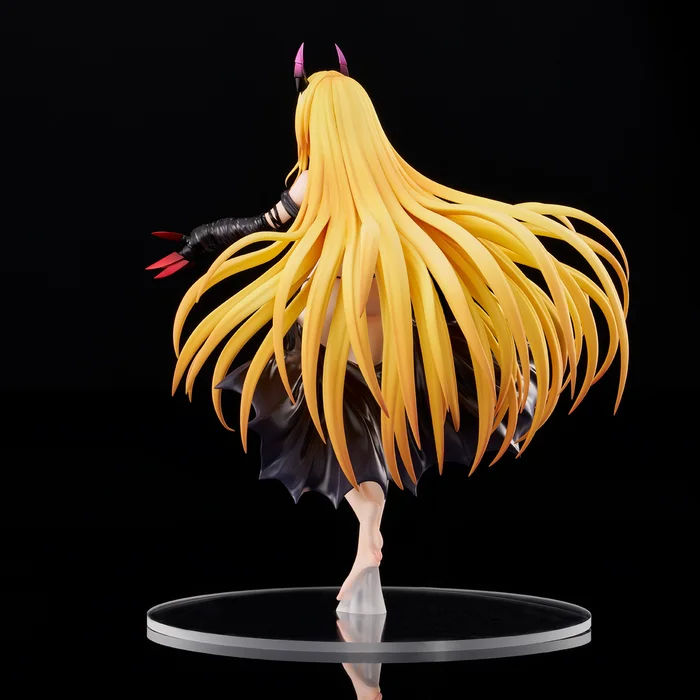 To Love-Ru Darkness Golden Darkness: Darkness Ver. 1/6 Scale Figure ...